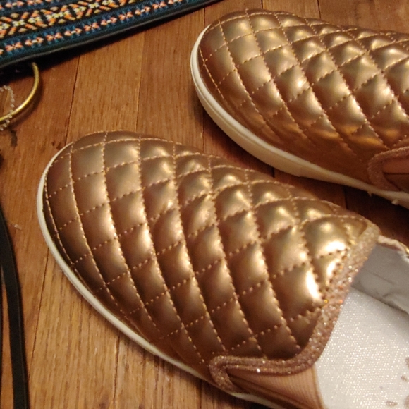 Justice | Shoes | New Justice Quilted Shimmer Gold Slip On Girls 2 ...